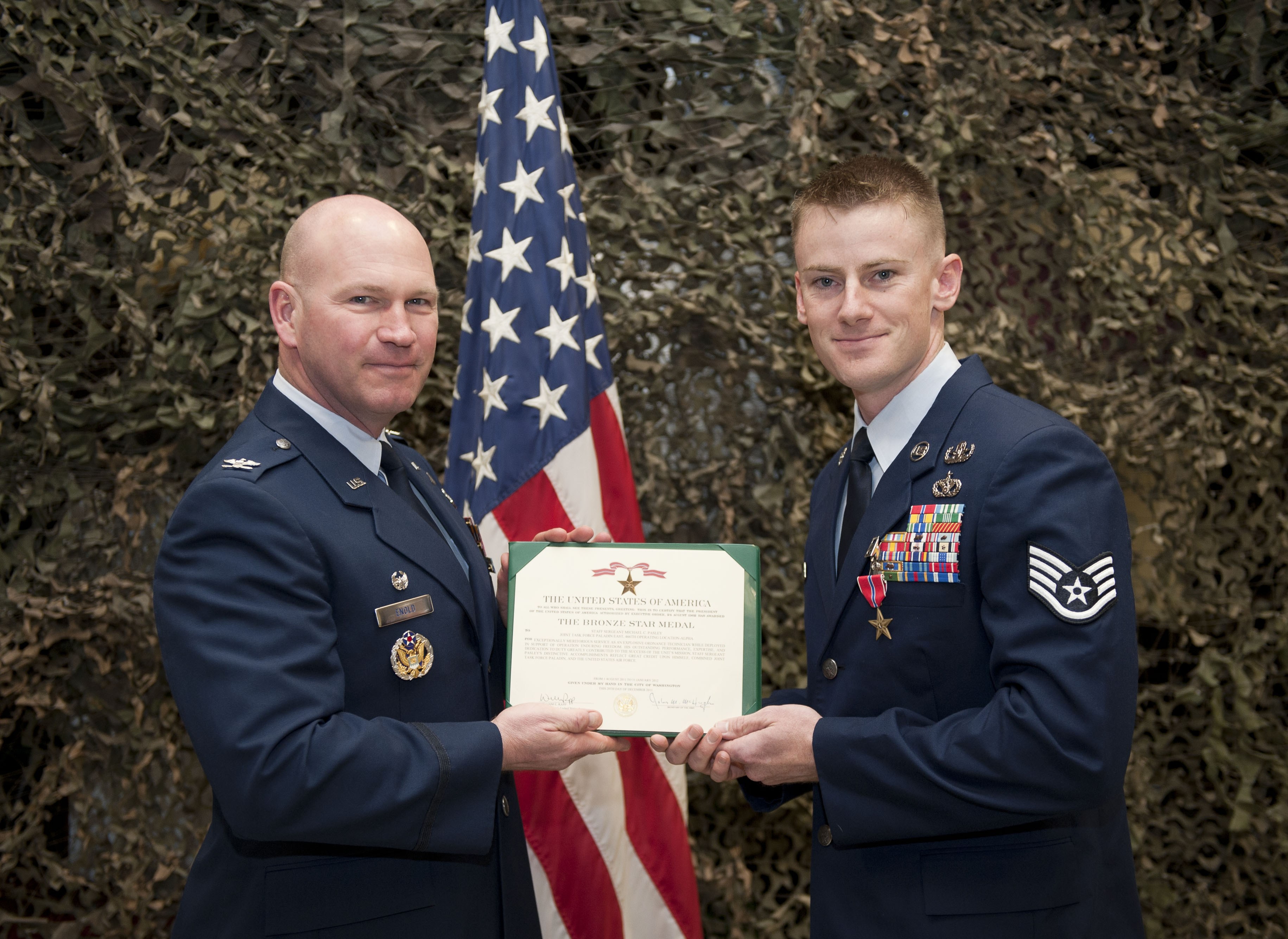 EOD Airman receives Bronze Star > Incirlik Air Base > Article Display