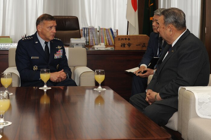 Gen. and Mrs. Gary North visit Misawa AB