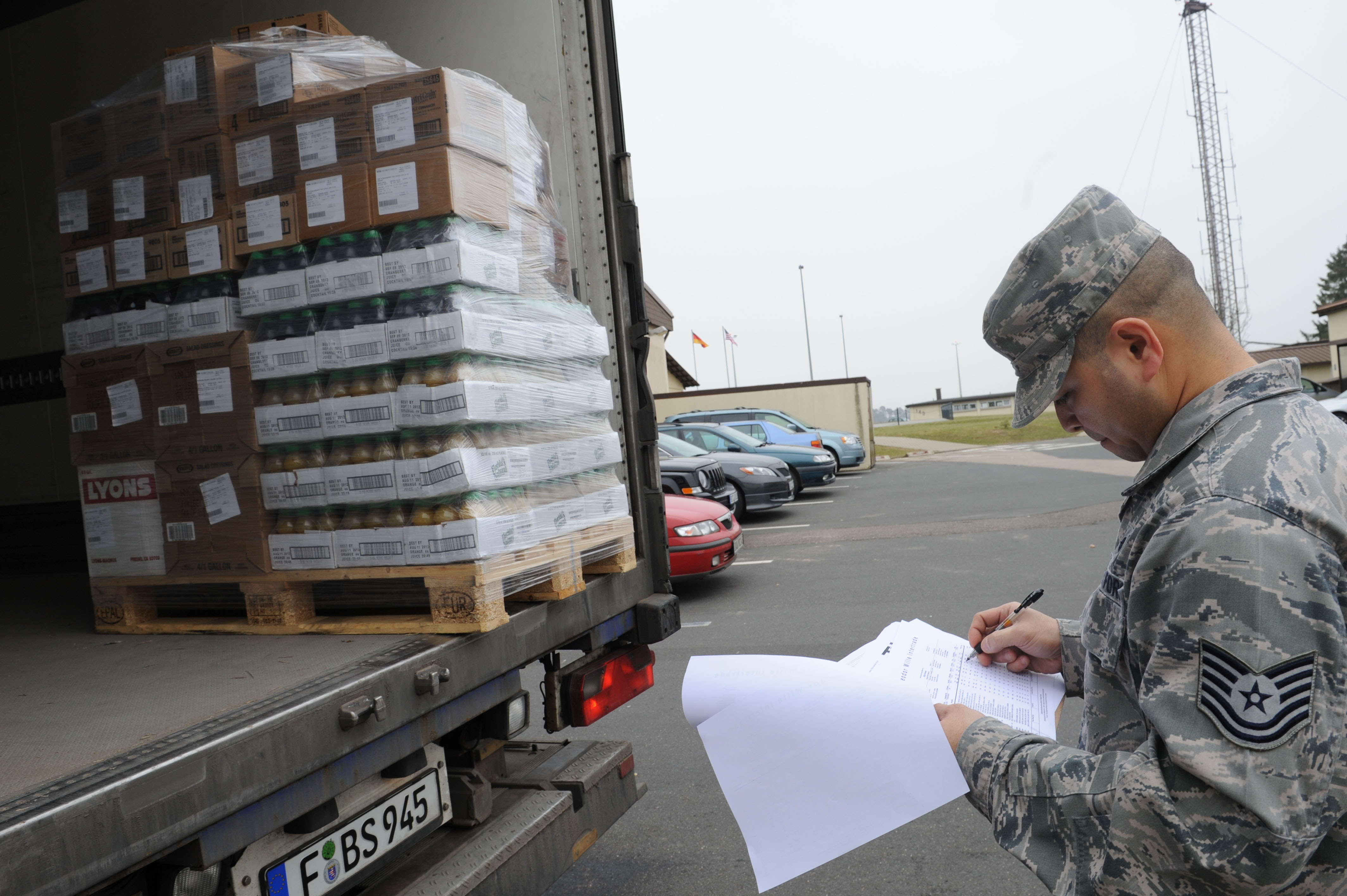 DFAC Serves up fresh meals > Spangdahlem Air Base > Article Display