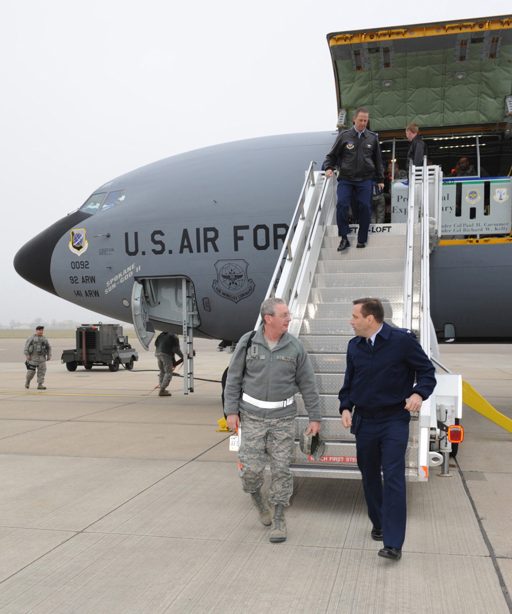 18th AF commander visits RAF Mildenhall > Royal Air Force Mildenhall ...