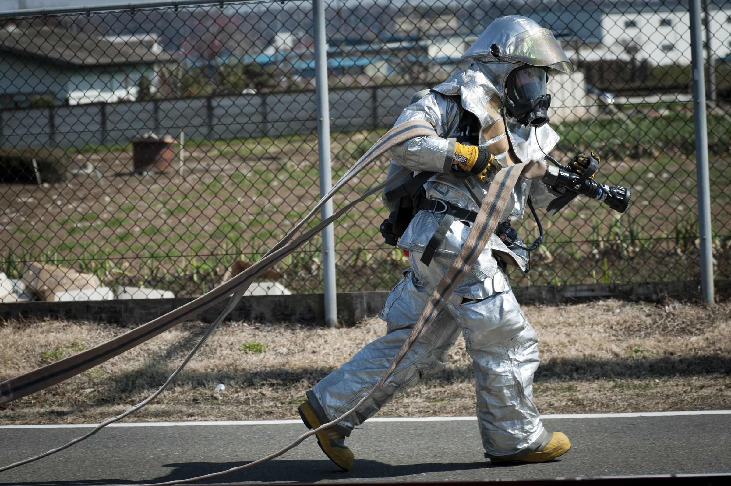 Base trains for rapid response in EME > Pacific Air Forces > Article ...