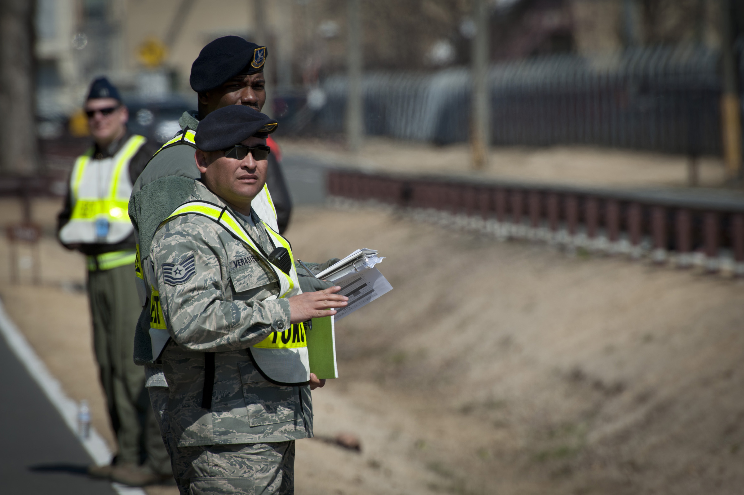 Base trains for rapid response in EME > Pacific Air Forces > Article ...