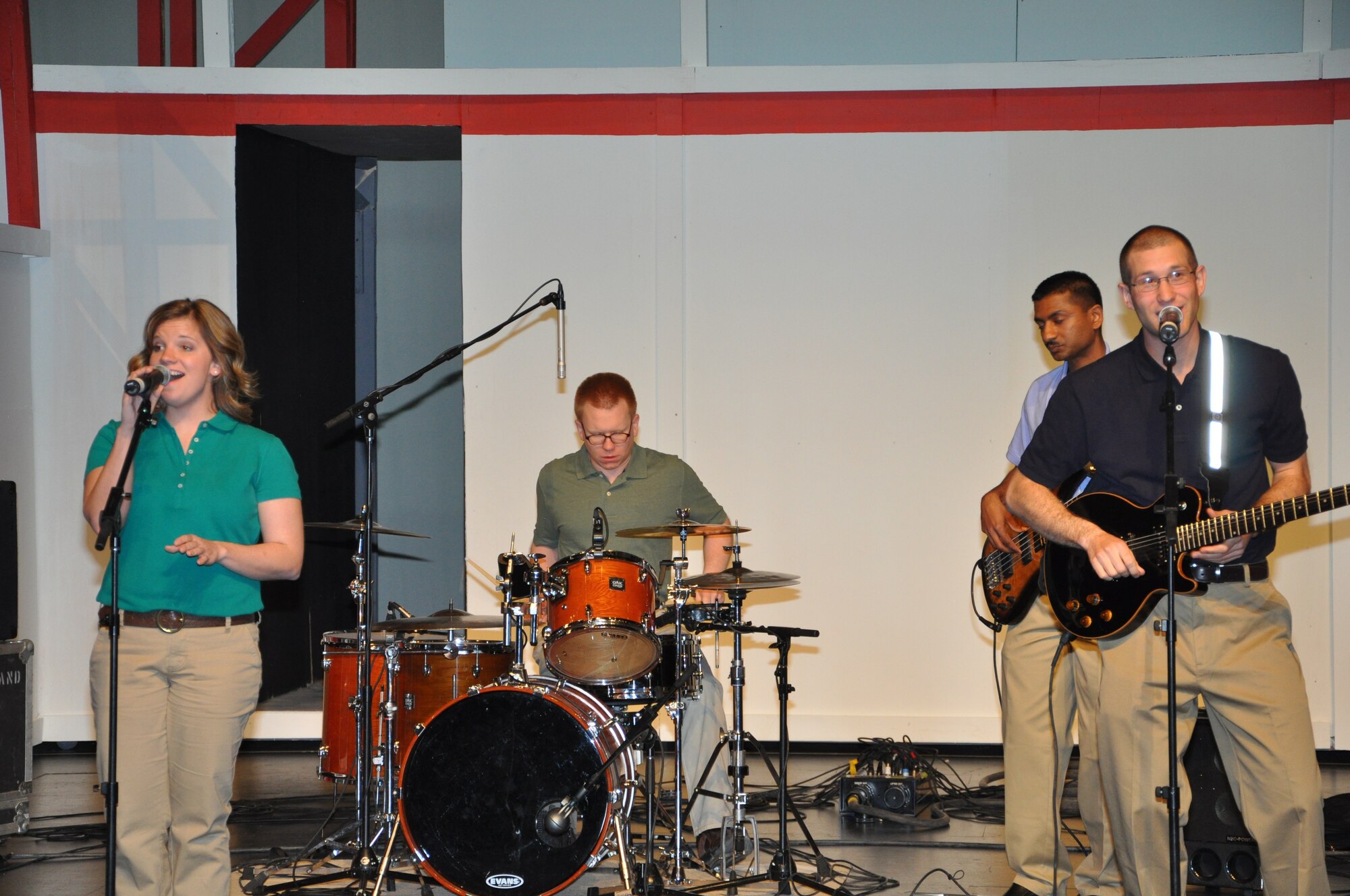 Night Wing performs for students at local school > U.S. Air Forces ...