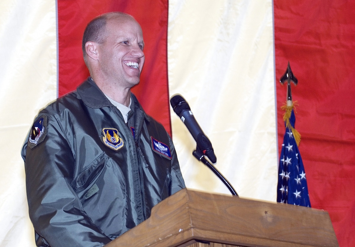 412th TW welcomes Dertien, bids farewell to Dunlop > Edwards Air Force ...