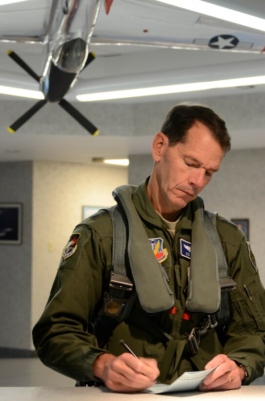 Lt. Gen. Clarke visits 144FW