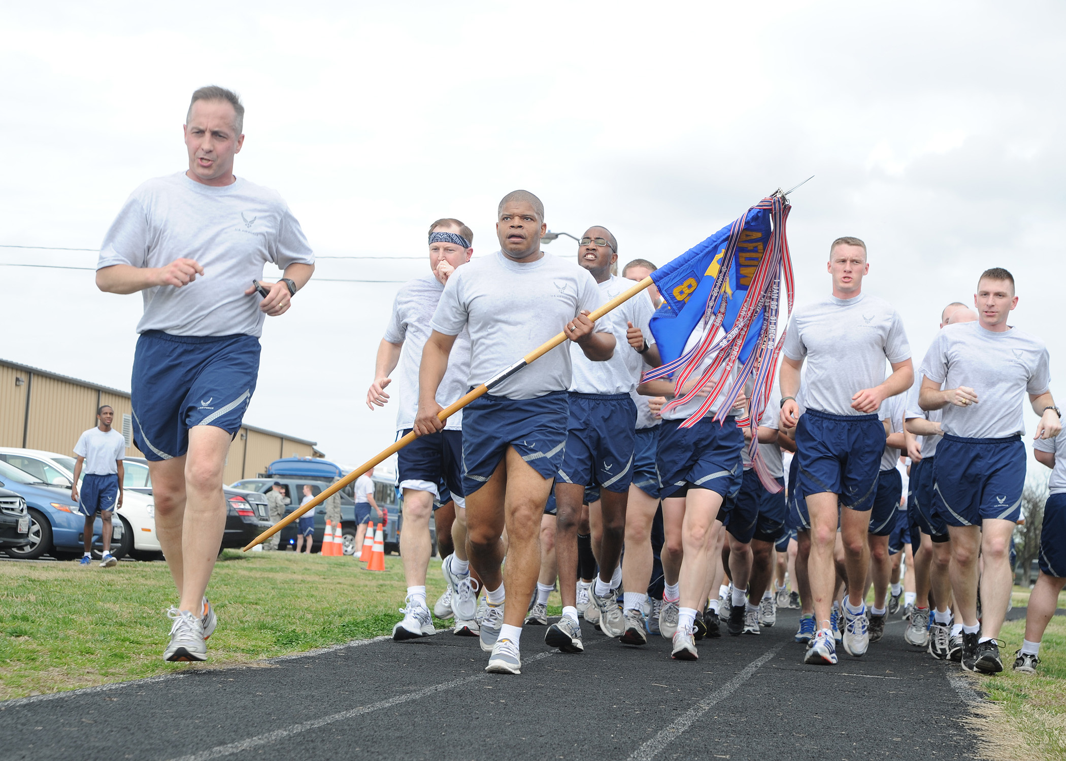 AFAF crosses week-two mile marker > Air Force District of Washington ...