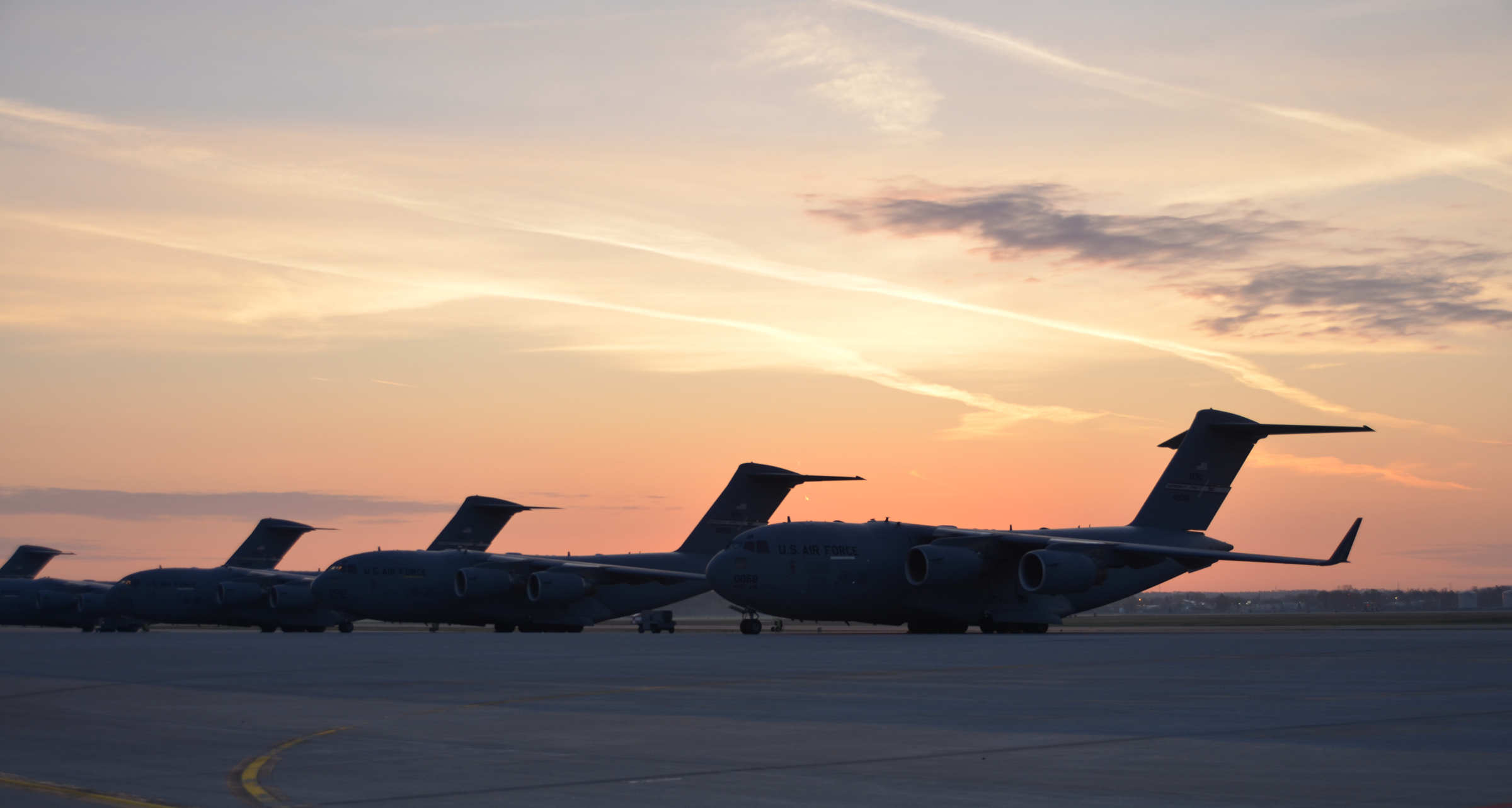 Early morning sunrise adds beauty to 445th AW C-17s > 445th Airlift ...