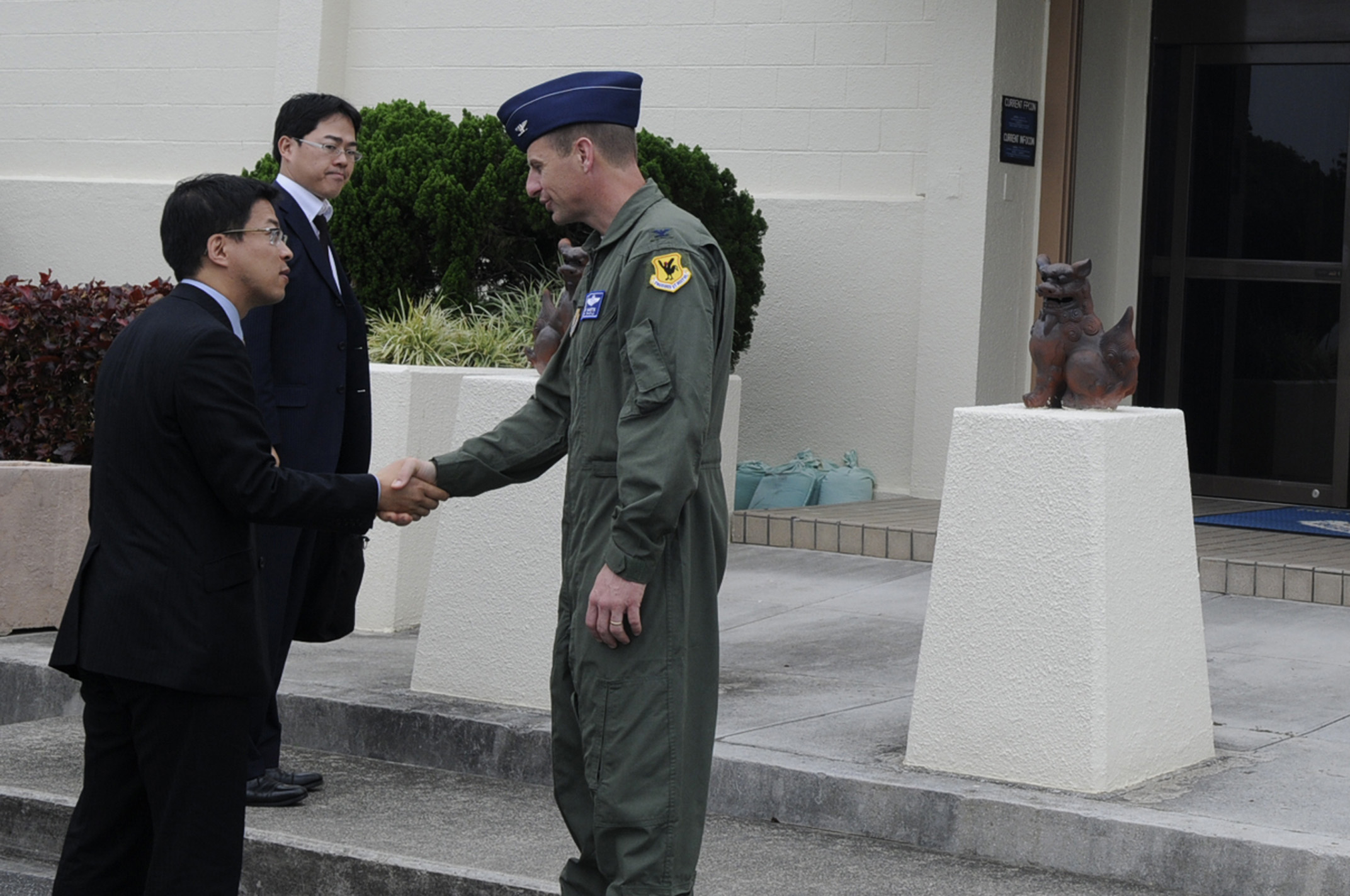 New MOFA Deputy Chief in Okinawa learns about Kadena's mission > Kadena ...