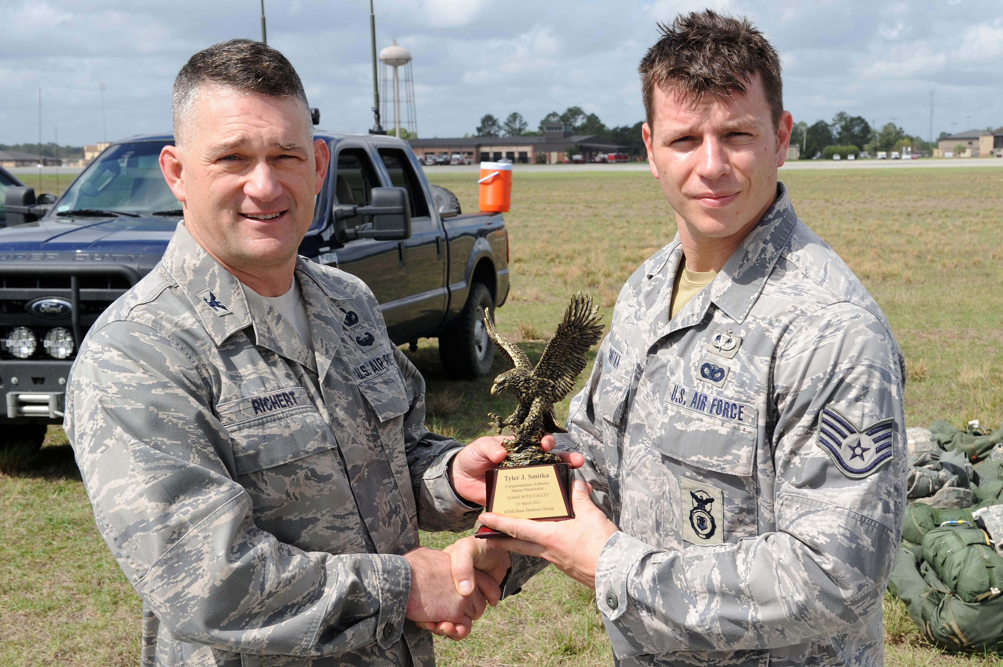 820th BDG Airman earns Jumpmaster star > Moody Air Force Base > Display