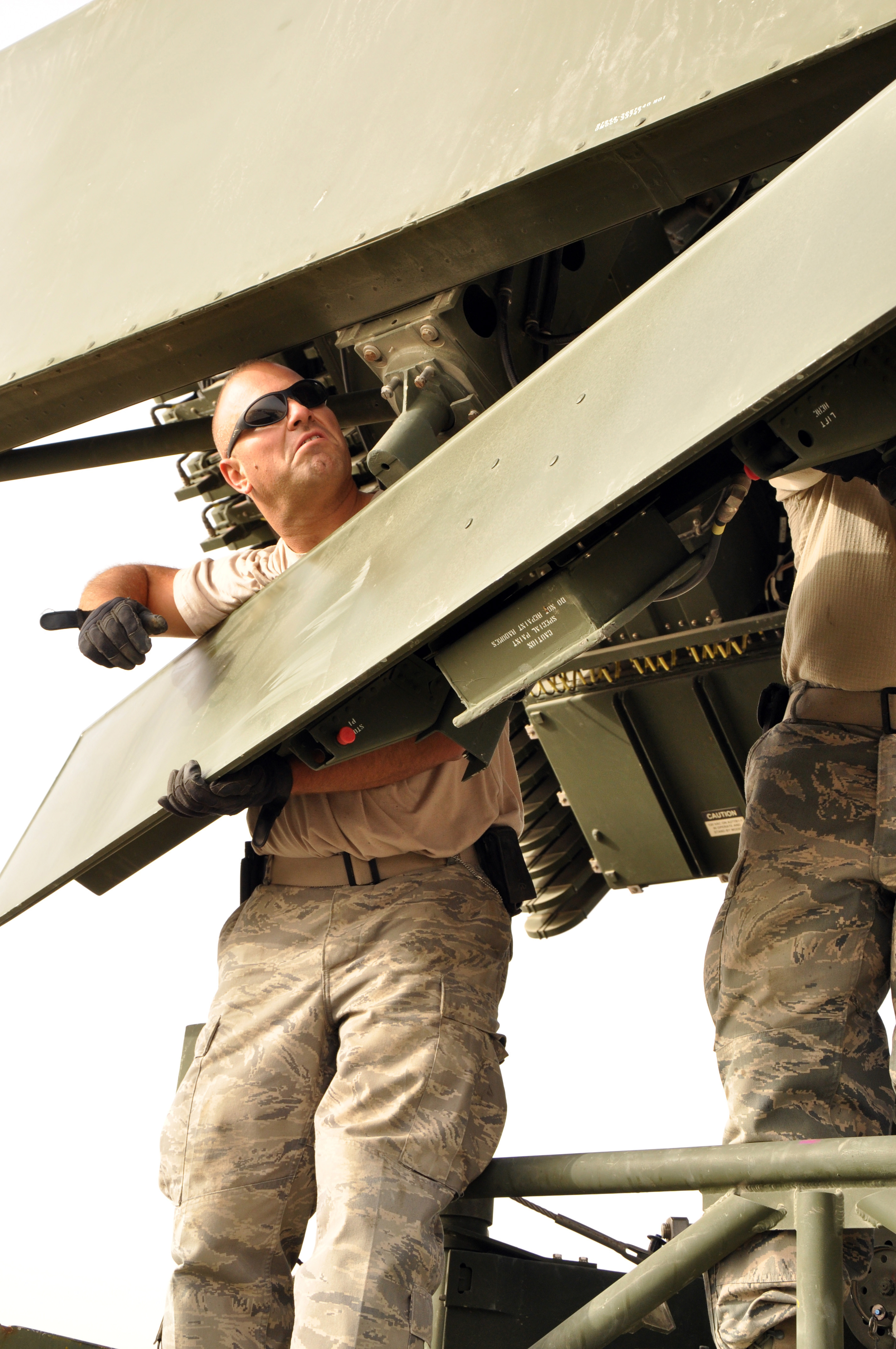 New radar helps Airmen defend Arabian Gulf > Air Force > Article Display