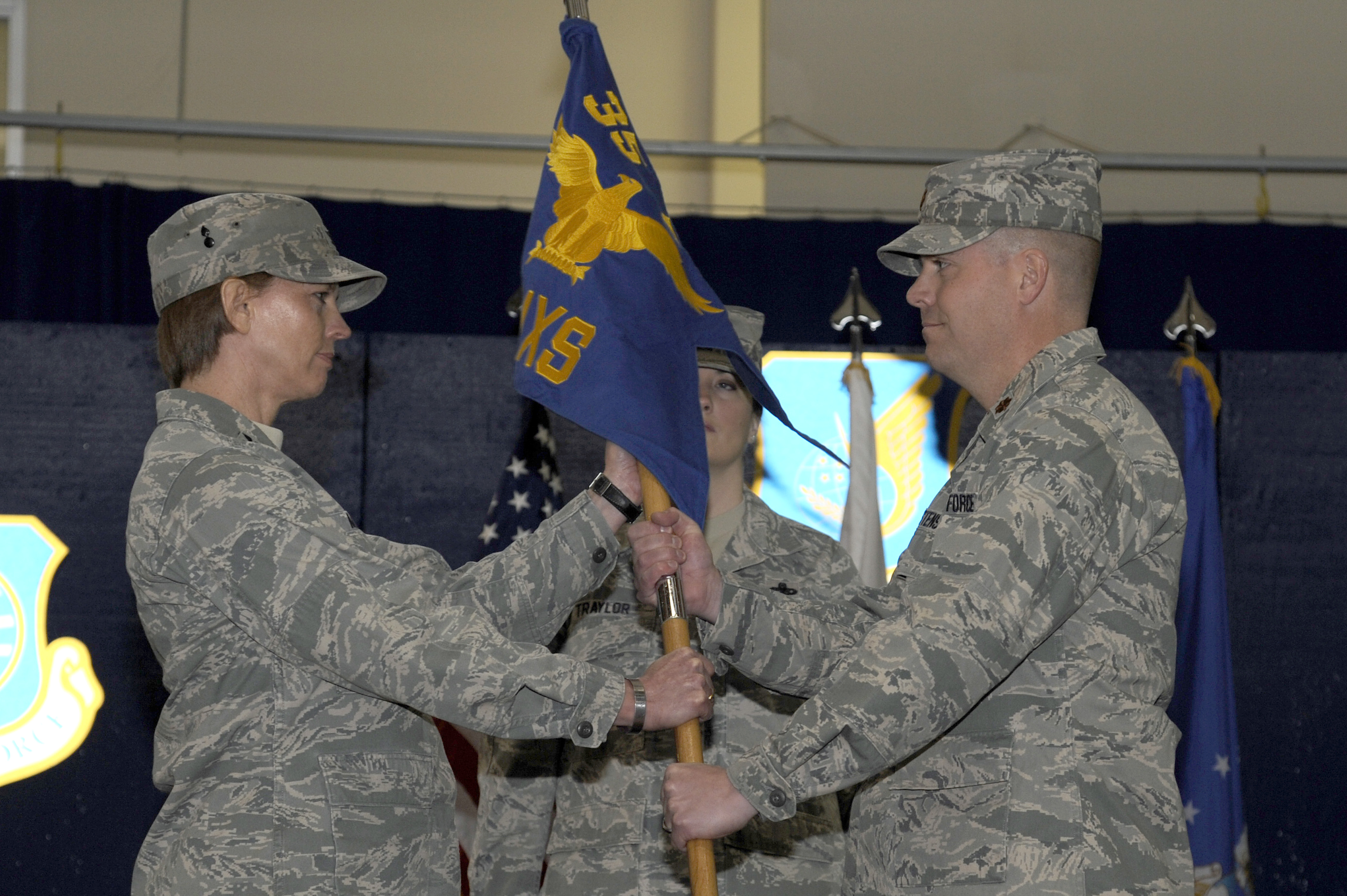 35 AMXS welcomes new commander