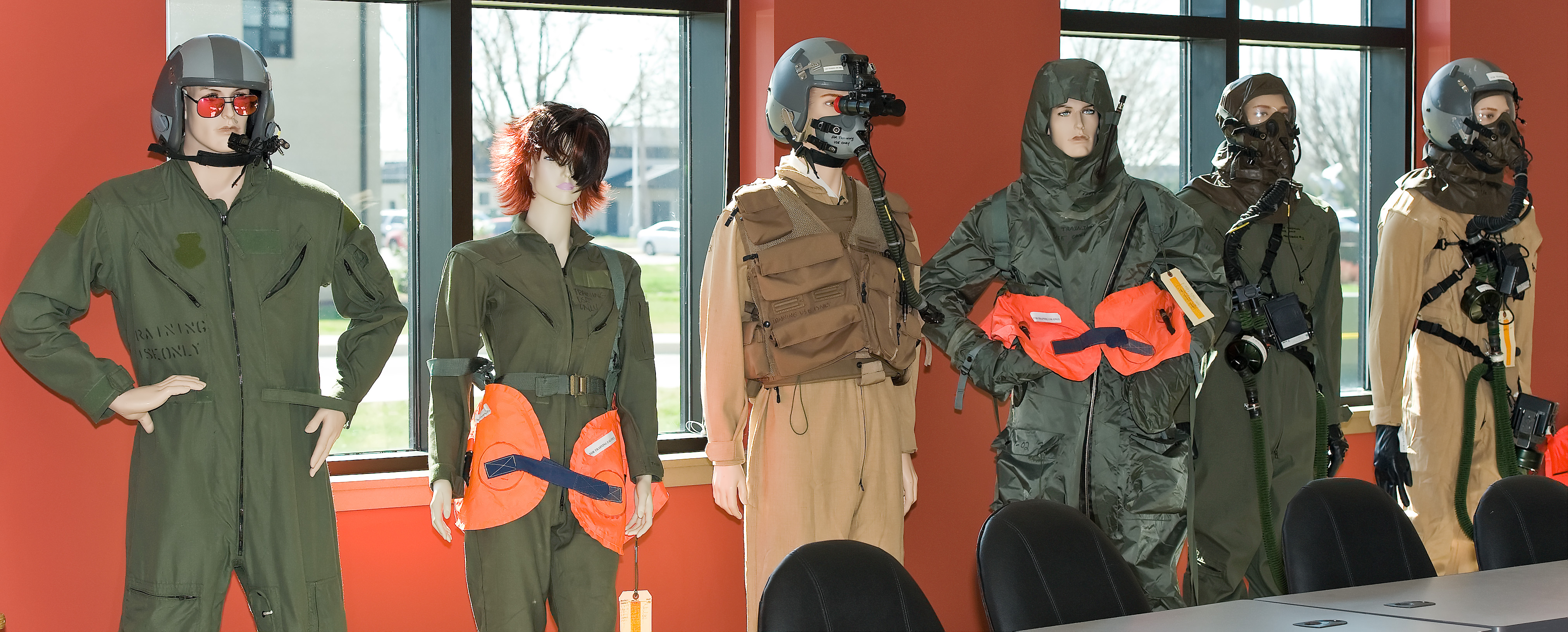 Photo story: Aircrew flight equipment > Air Mobility Command > Display