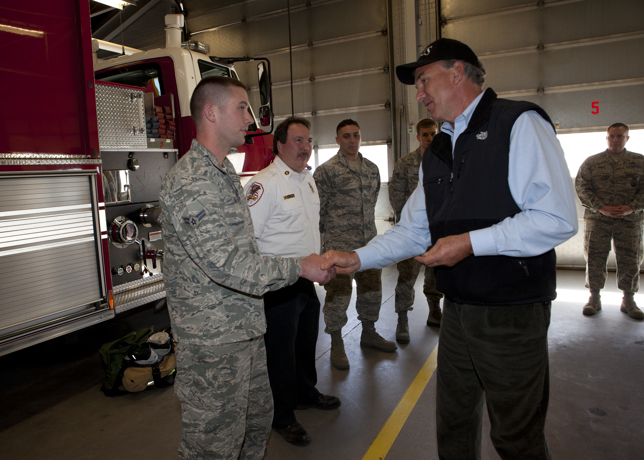 American300 tours encourage Airmen to 'Never Quit' > Air Force Global ...