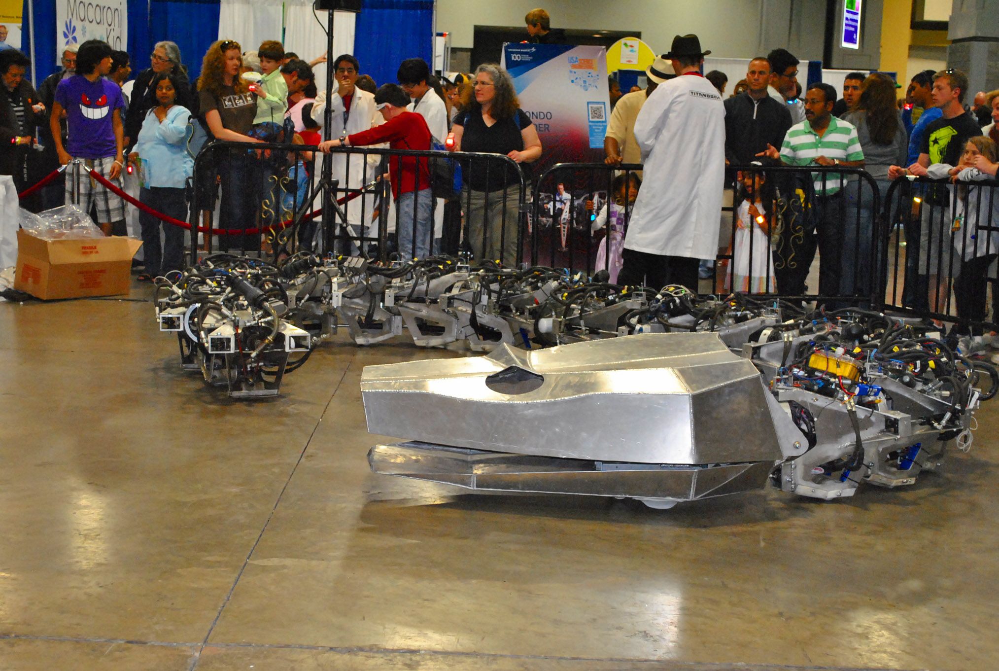 Battling Robots at Expo