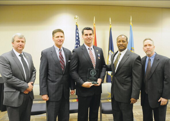 NCIS agent garners top award Agent of the Year award > Marine Corps ...