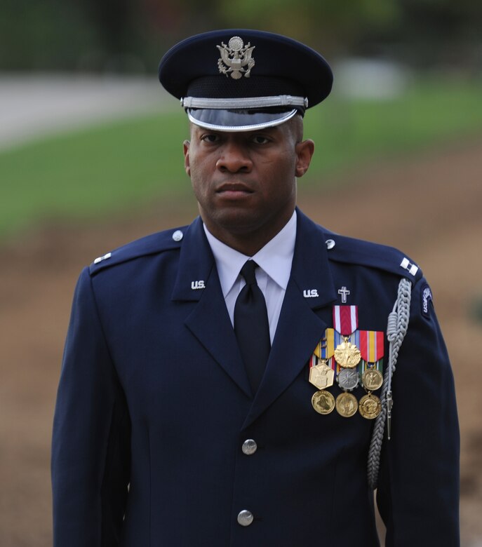 Air Force chaplain faces unique challenges > U.S. Air Force > Article ...