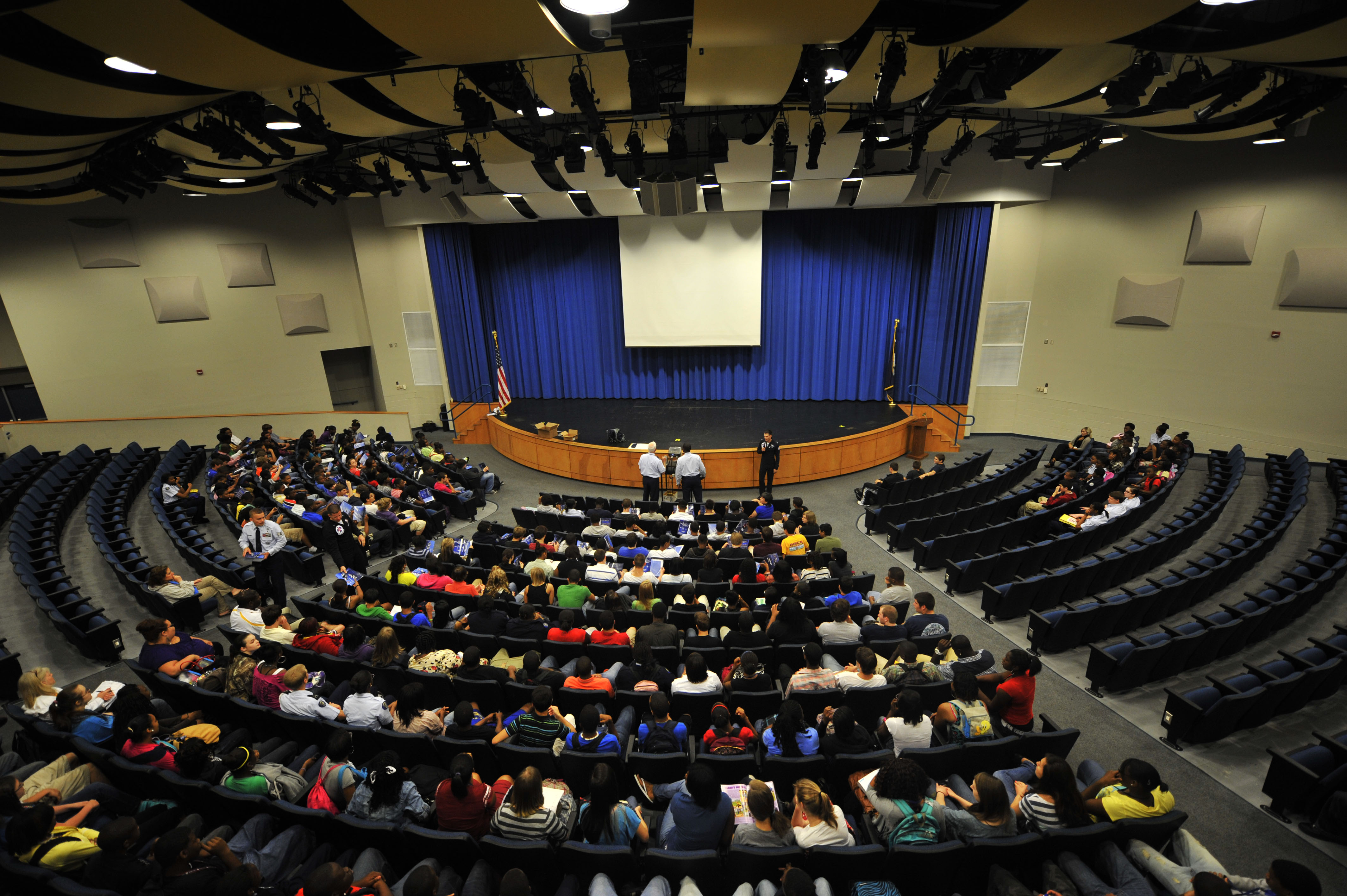 Photo Essay: Thunderbirds Visit Sumter High School > Shaw Air Force ...