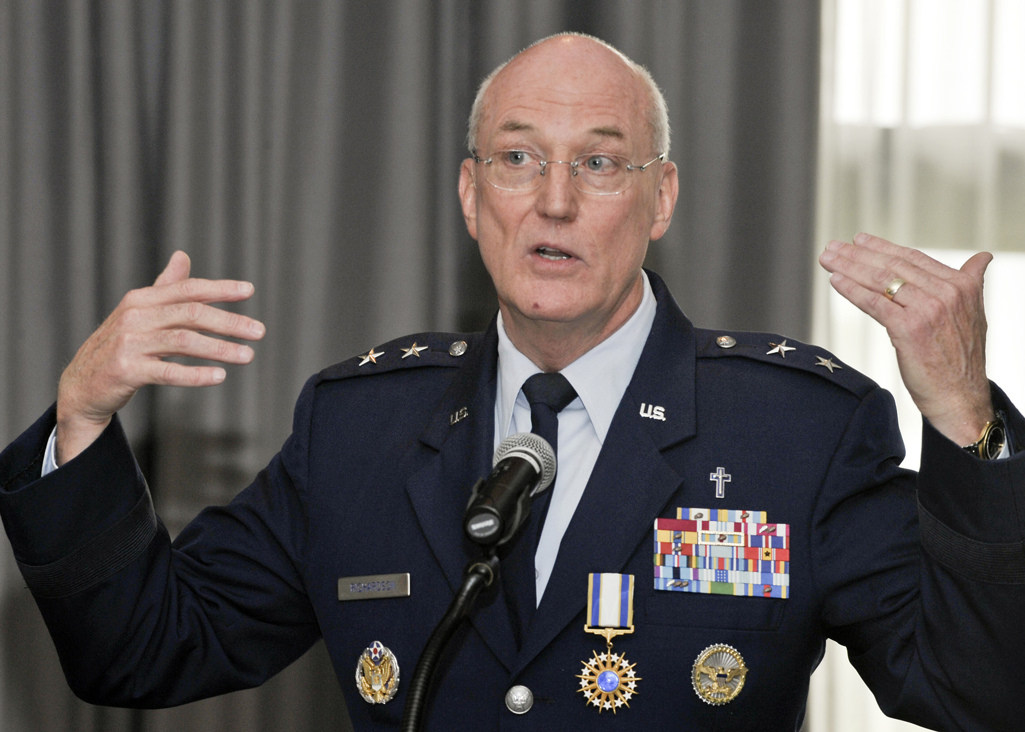 Top Air Force chaplain retires after 40-year career > Air Force ...