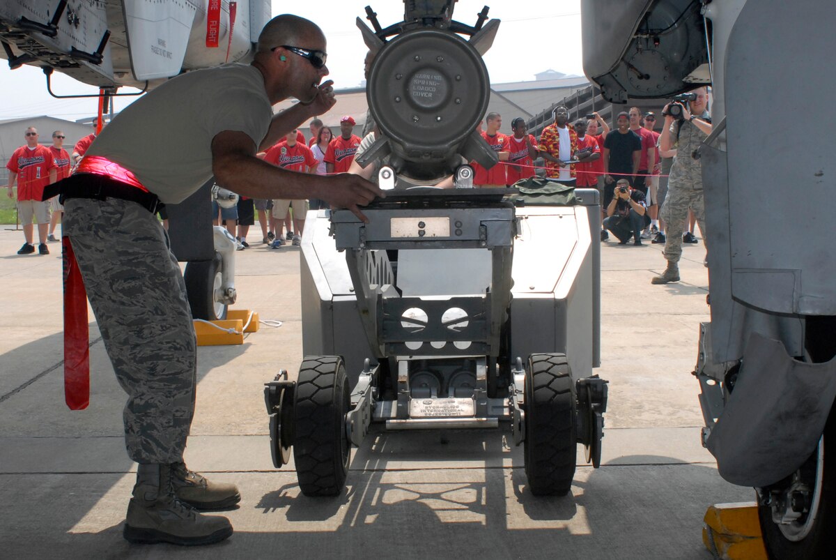 Osan, Kunsan weapons loaders face off during Weapons Fest > Osan Air ...