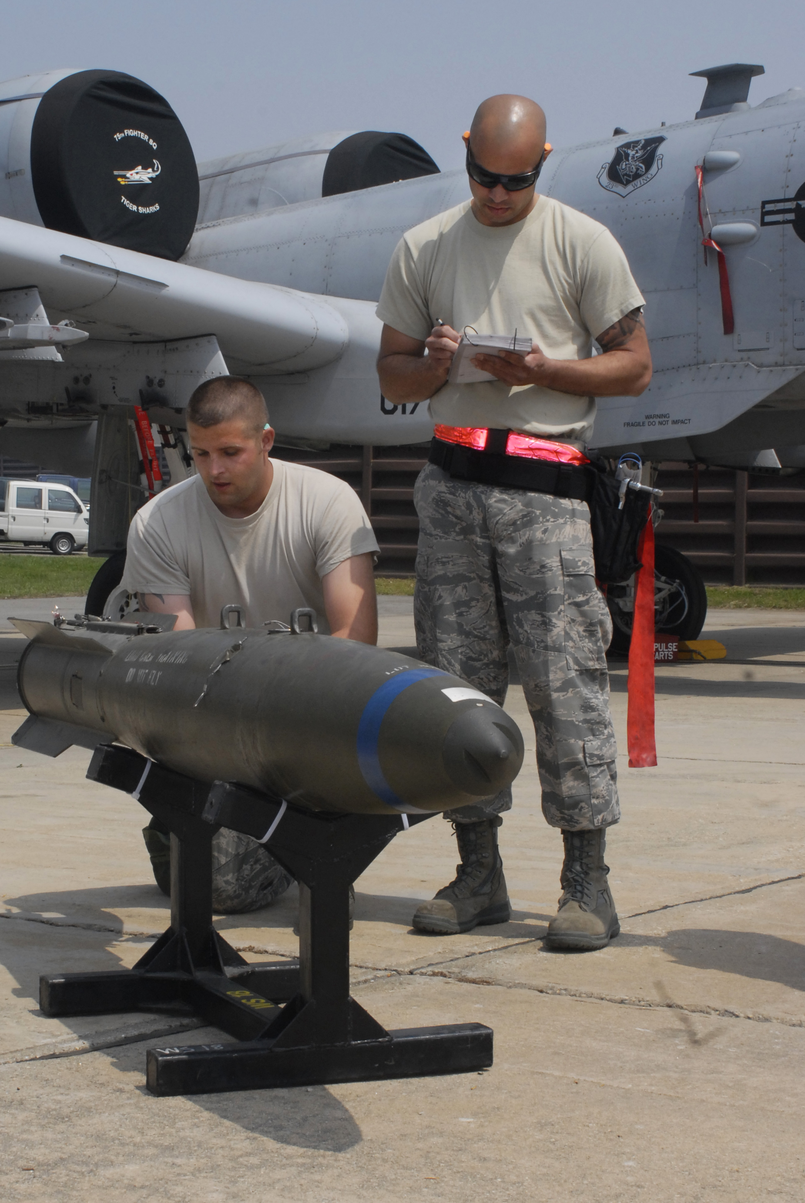 Osan, Kunsan weapons loaders face off during Weapons Fest > Osan Air ...