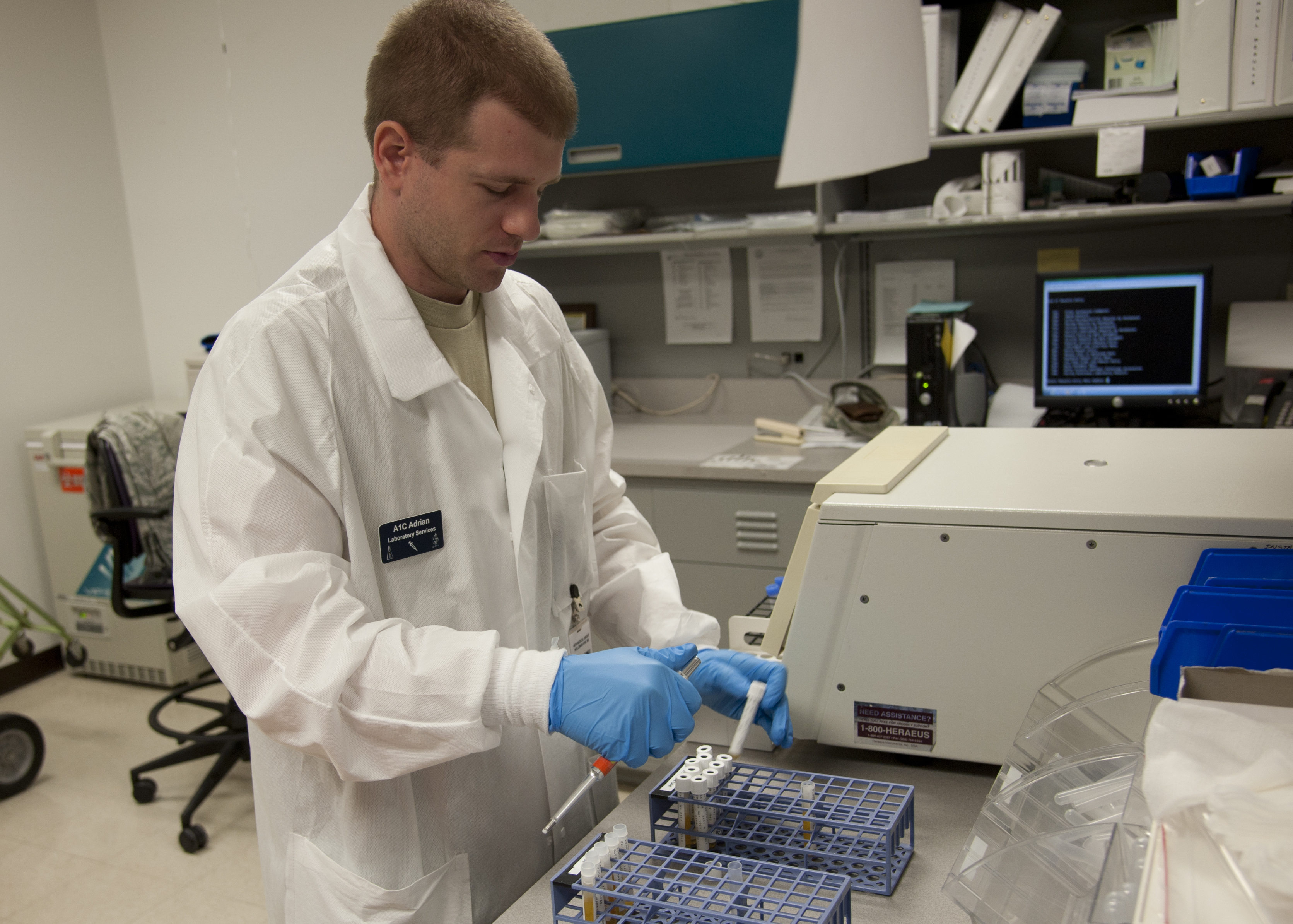 Lab techs keep Holloman healthy > Holloman Air Force Base > Display
