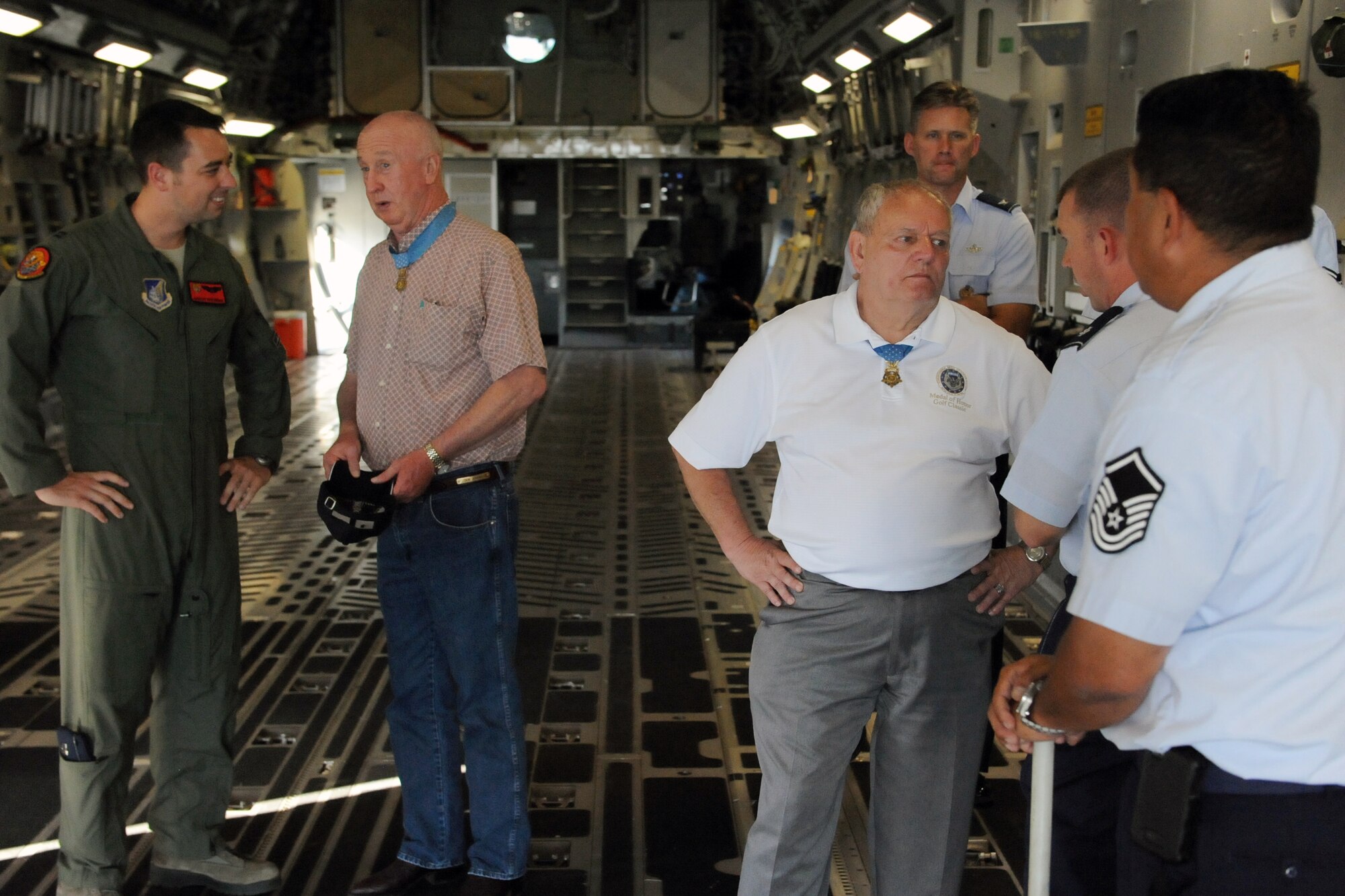 Medal of Honor recipients visit 15th Wing C-17 Globemaster III > 15th ...