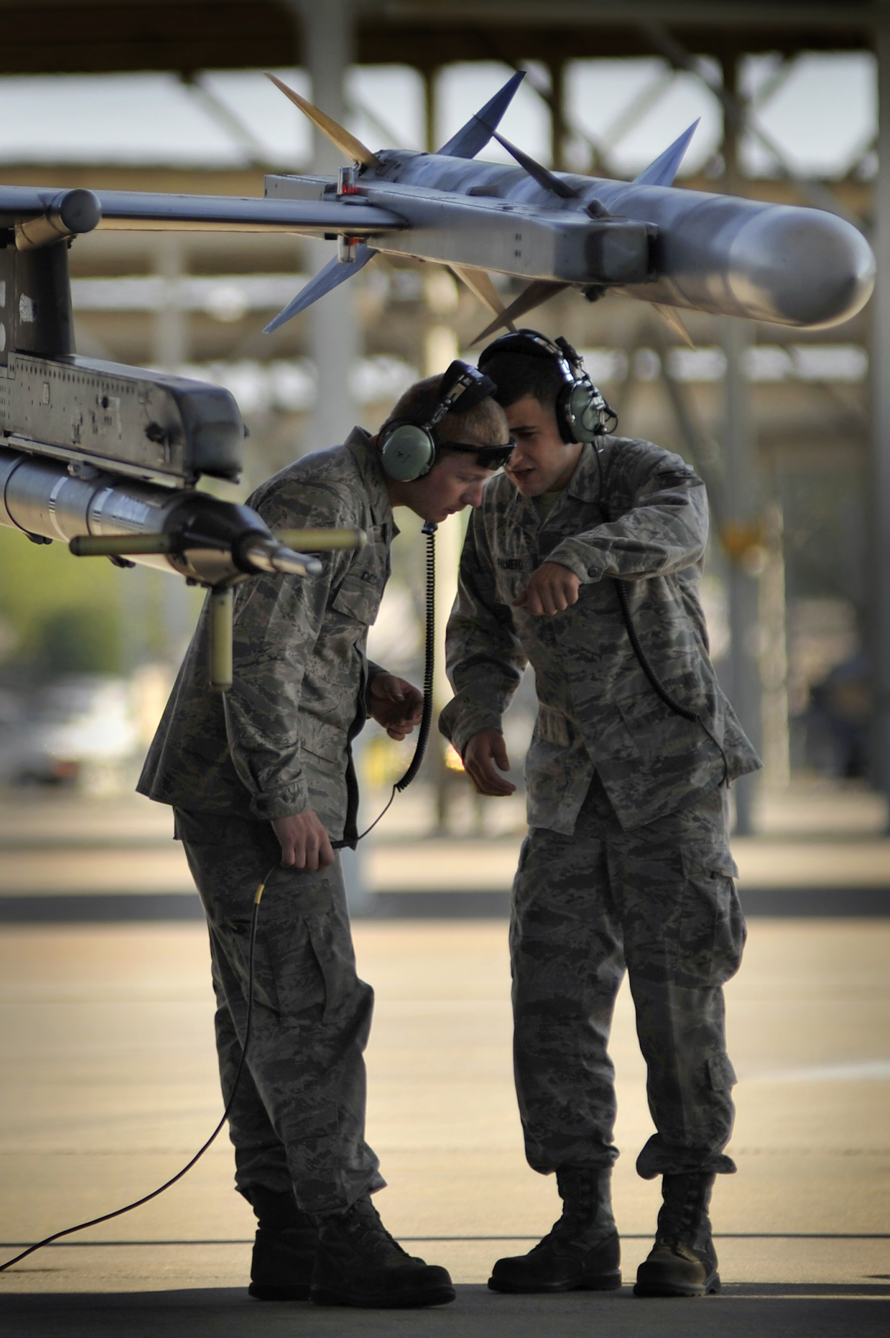 Photo Essay: Crew chiefs launch F-16s > Shaw Air Force Base > Article ...
