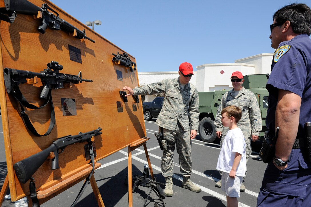 30 SFS joins local police in Lompoc display
