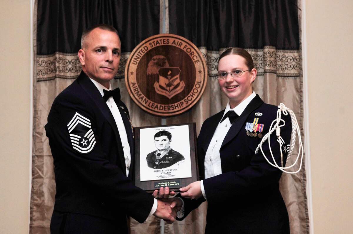 AFCENT Airman wins ALS Levitow Award > Shaw Air Force Base > Article ...