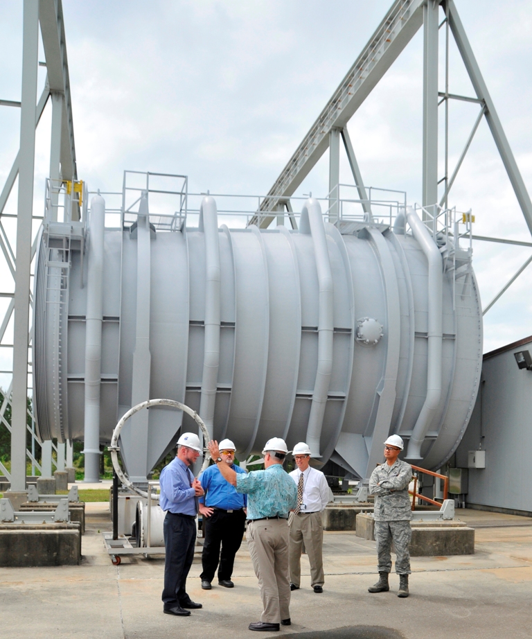 Visitors from Air Force Flight Test Center tour AEDC, meet with ...