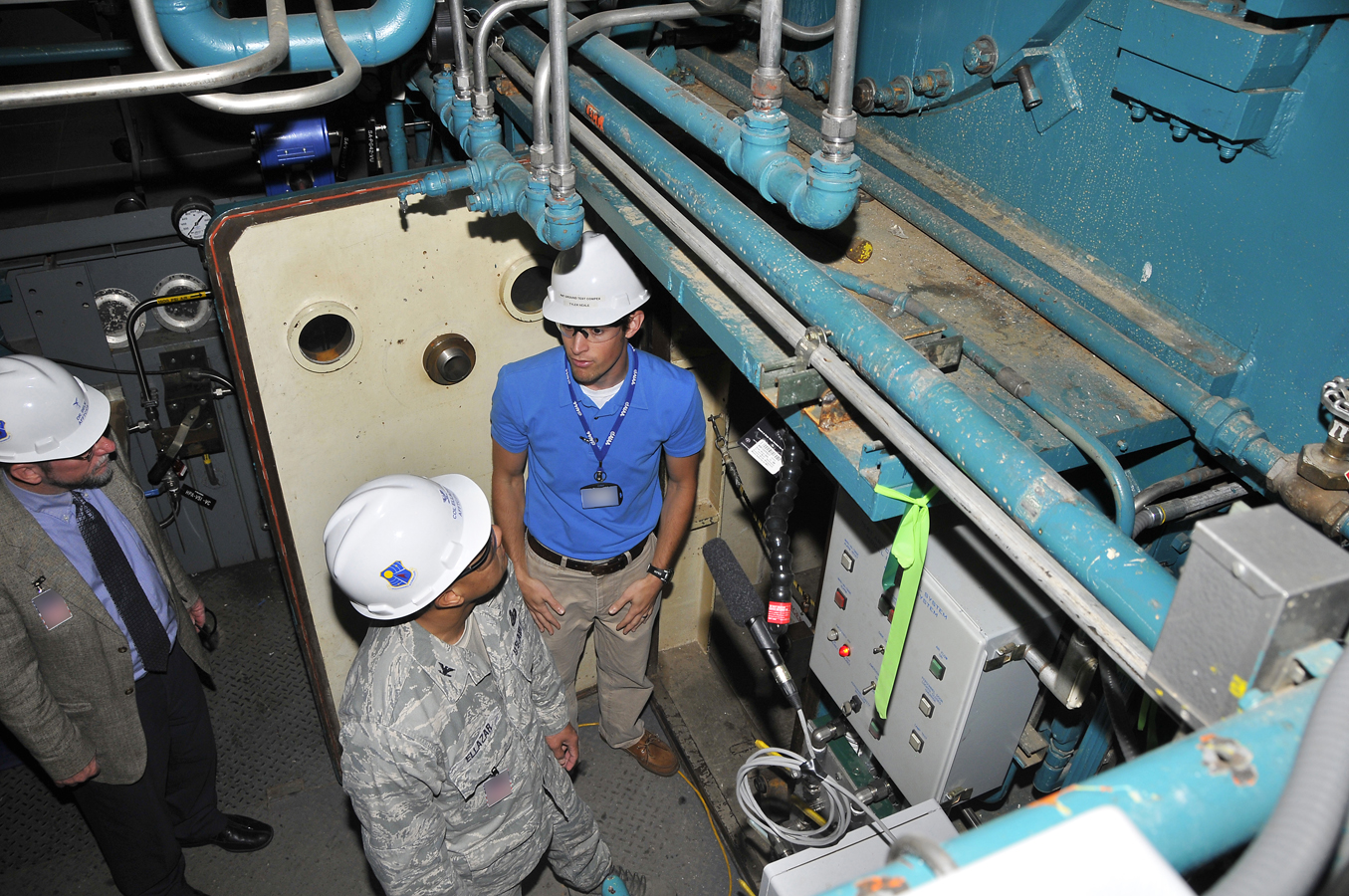 Visitors from Air Force Flight Test Center Tour AEDC. meets with leadership