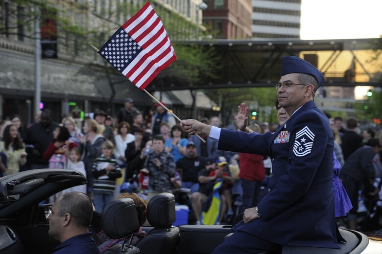 Spokane's Lilac Festival Armed Forces Torchlight Parade > Fairchild Air ...