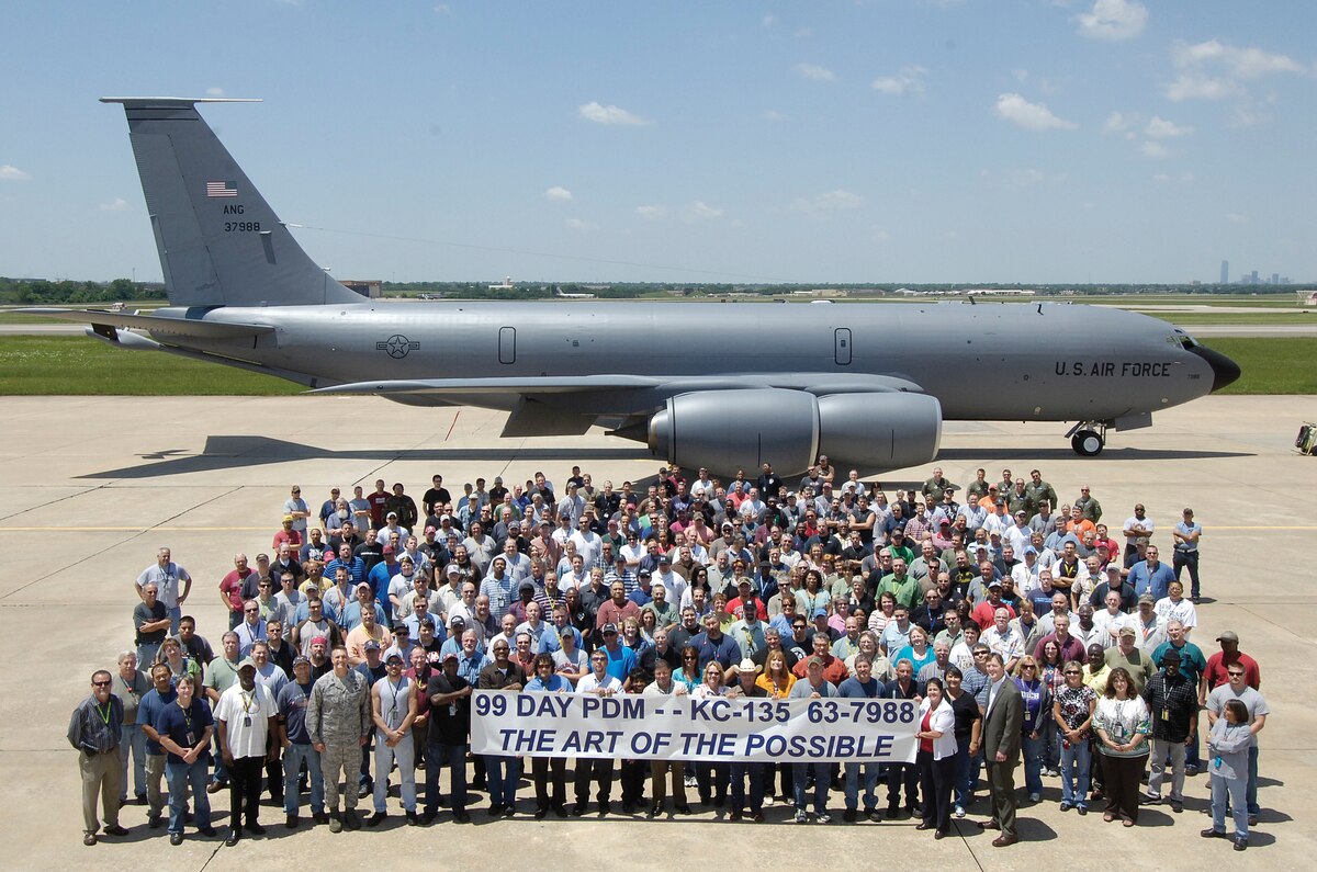 History makers: Team overhauls aircraft in record 99 flow days > Tinker ...