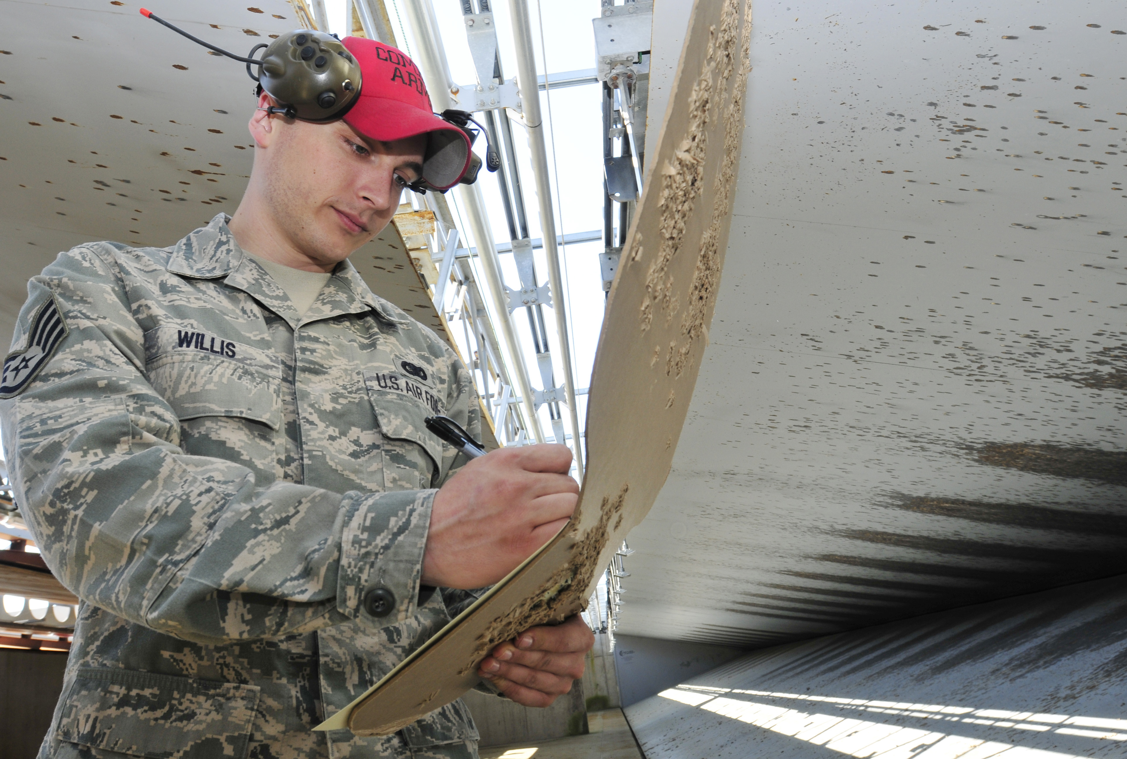 Combat Arms instructor displays "Excellence in All We Do" > Royal Air ...