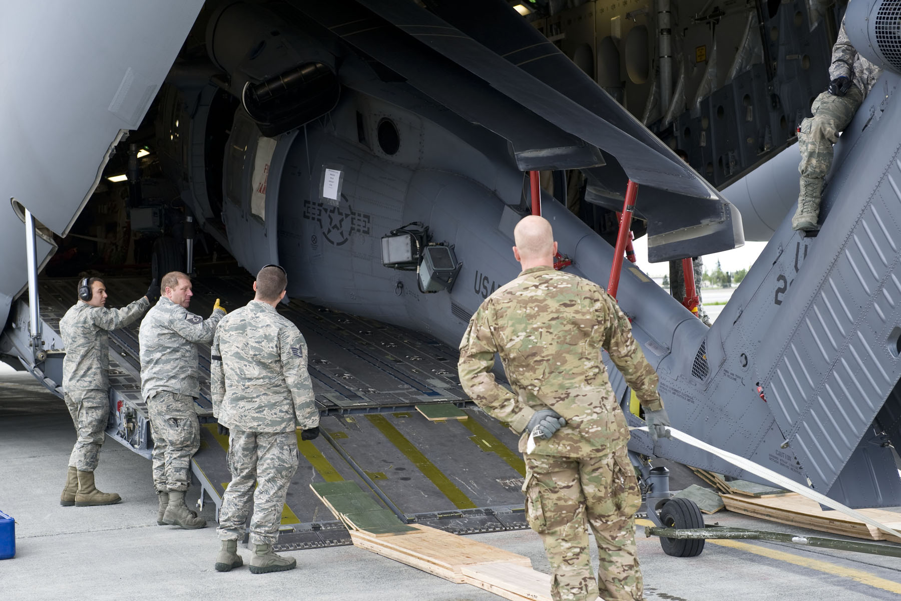 176th Wing begins largest deployment since 2003 > 176th Wing > Article ...