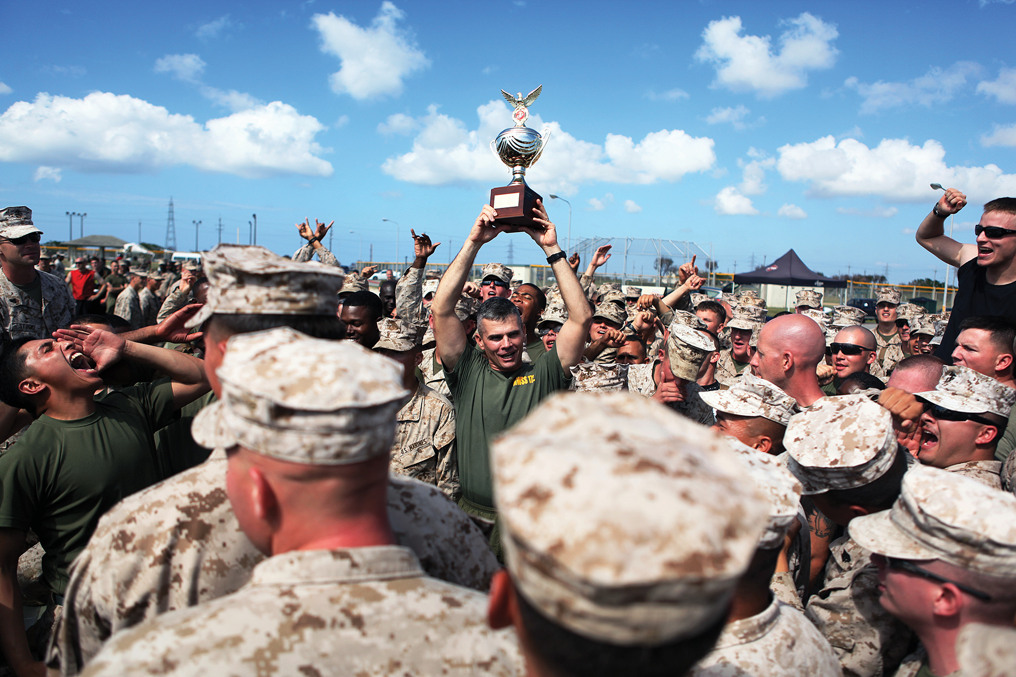Competition builds bonds between squadrons > United States Marine Corps ...