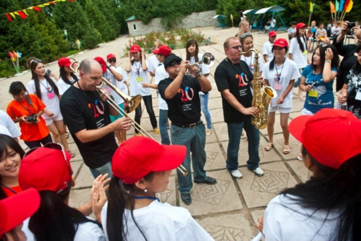 562nd Band Deploys to AFCENT > 146th Airlift Wing > Article Display