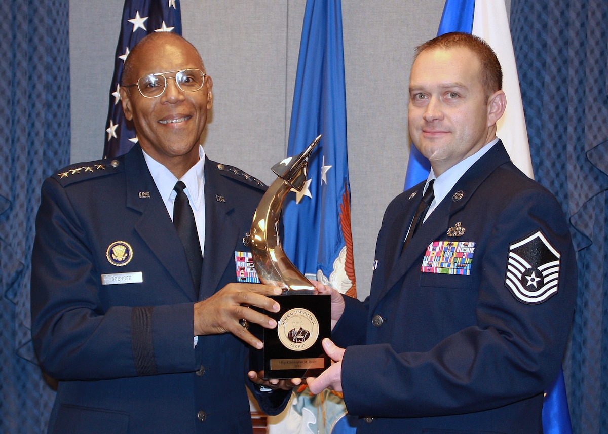 Airmen earn Gen. Lew Allen Award > Air Force > Article Display