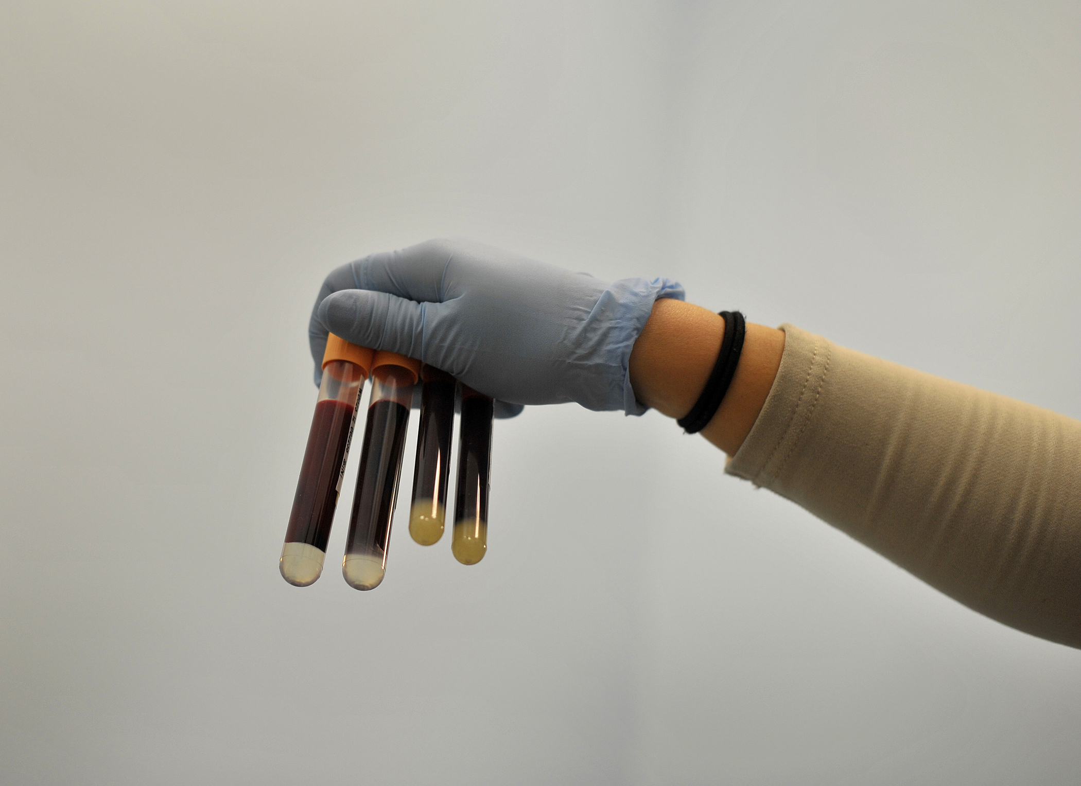 Service members give lifesaving platelets > U.S. Air Forces Central > News