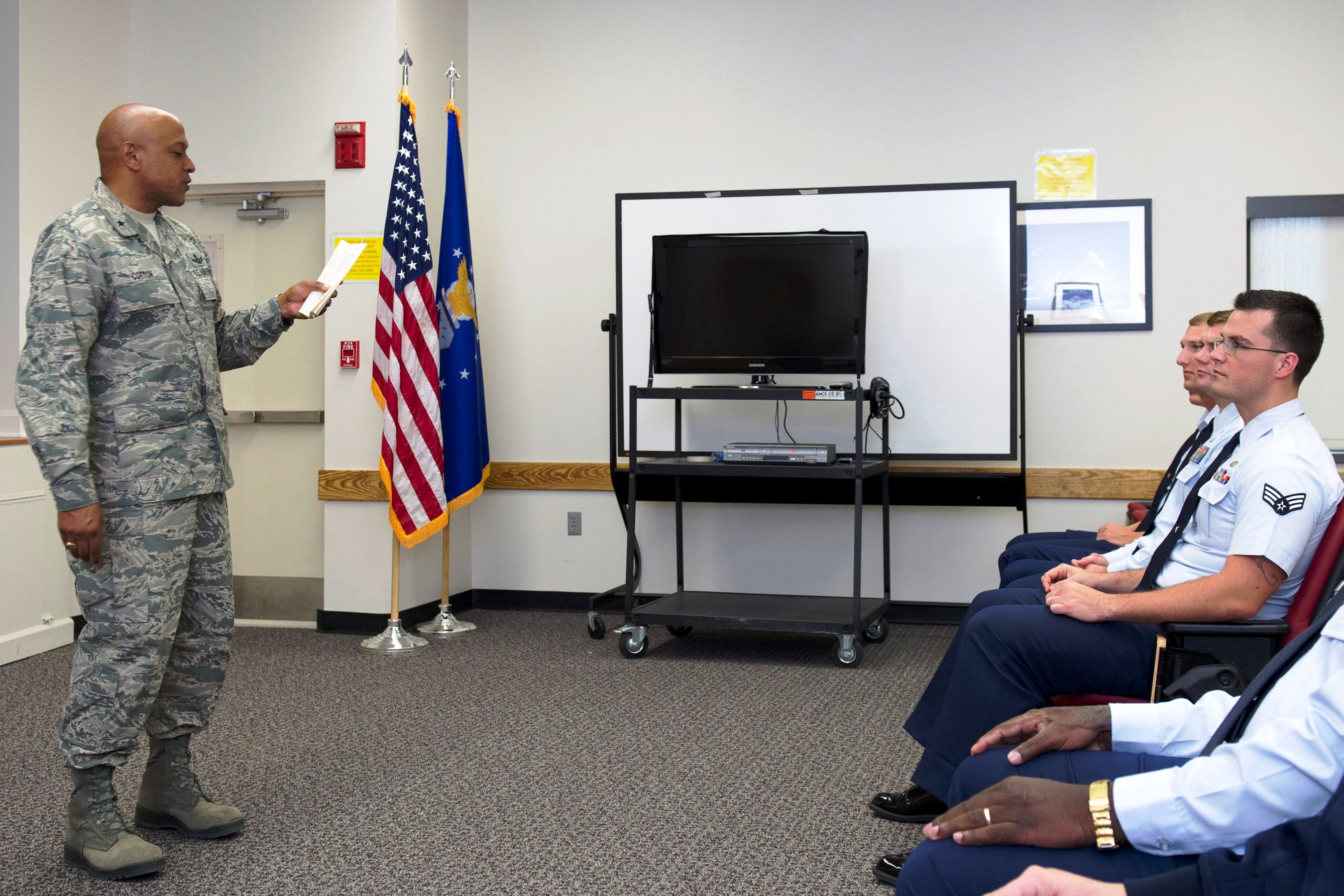 Wing Commander addresses Airmen leaders > Space Launch Delta 45 ...