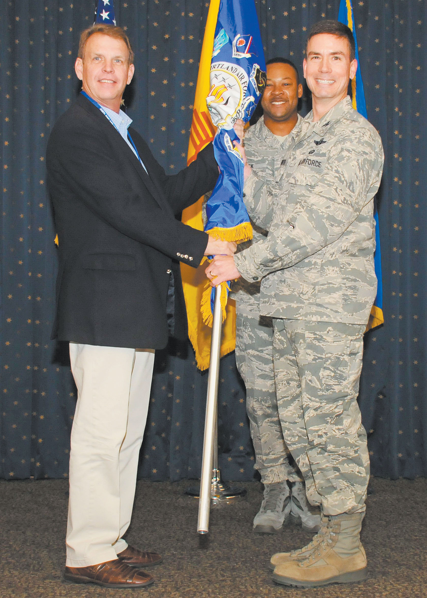 Honorary commanders inducted > Kirtland Air Force Base > News