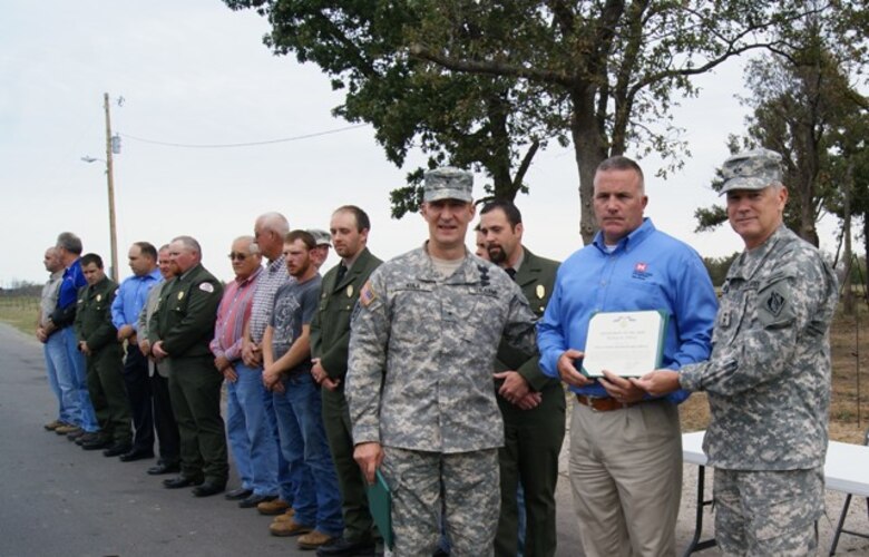 Corps employees recognized for service 'above and beyond’ in wildfire ...