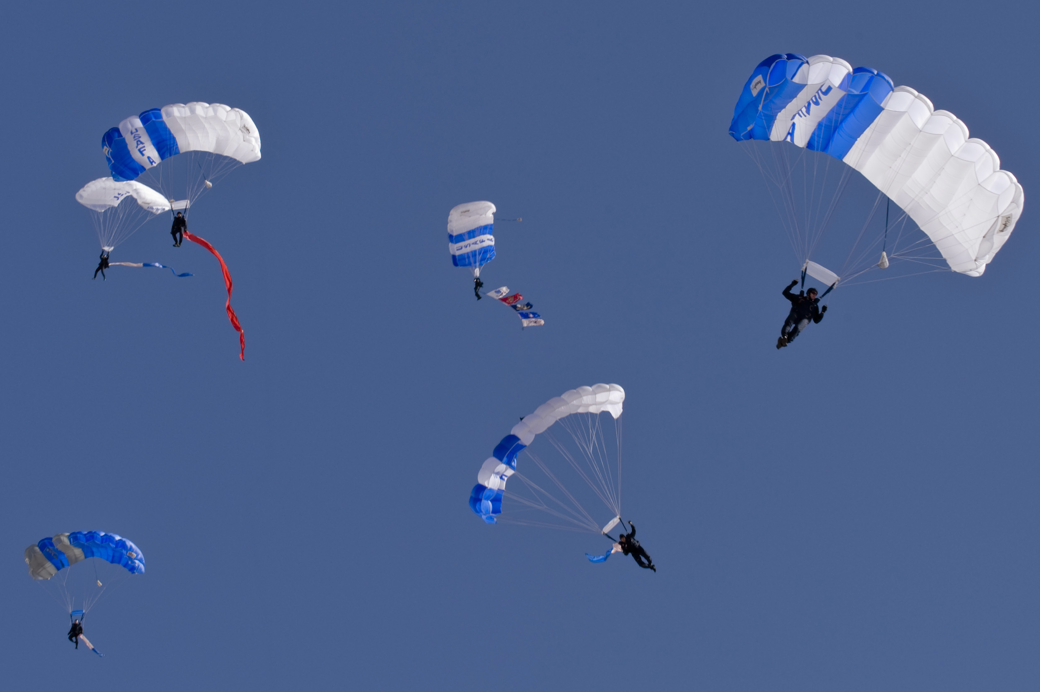 Parachuting program helps cadets step through fear > Joint Base ...