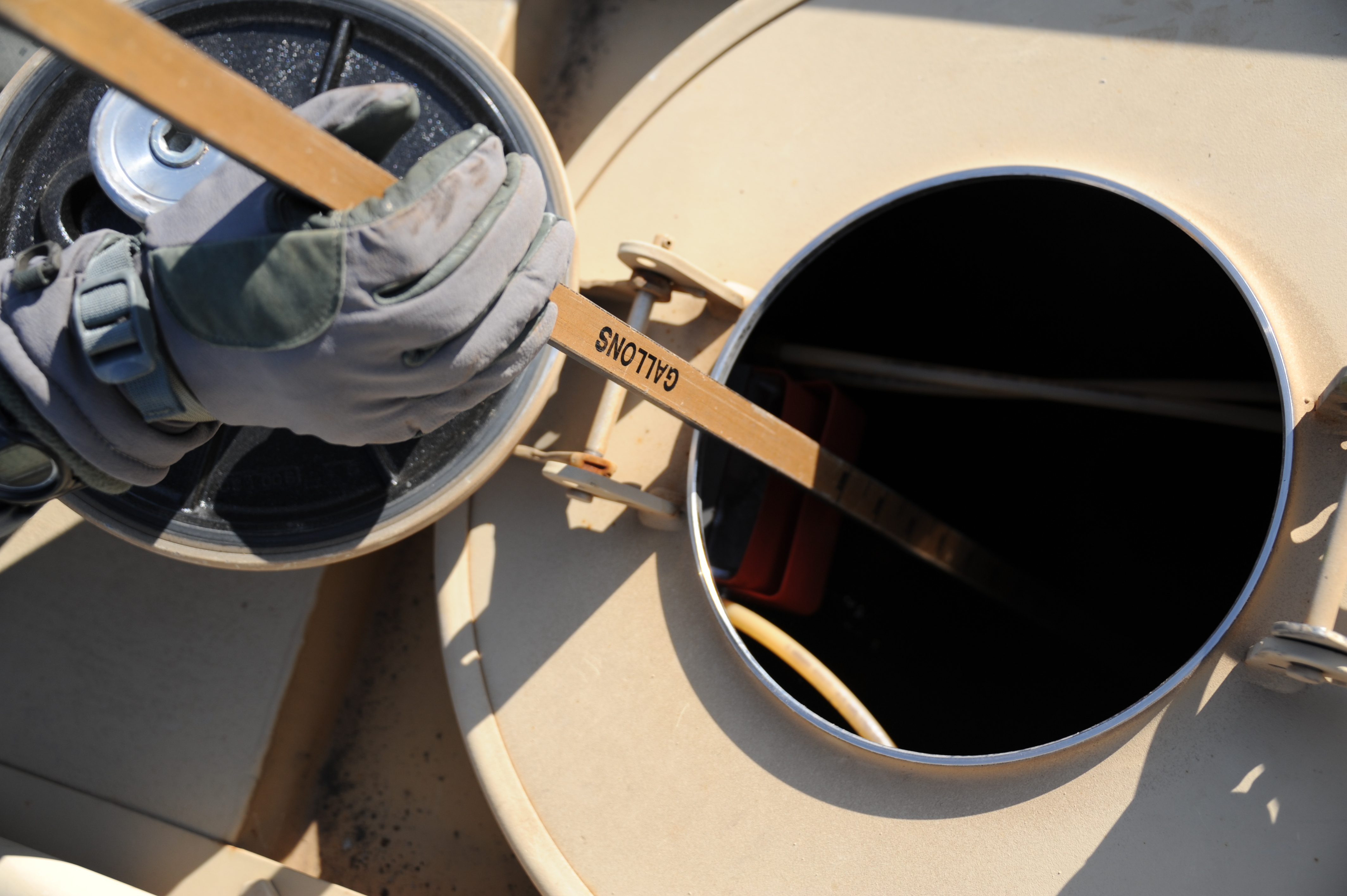 710th BSB, 87th LRS work together in HEMTT refueling > Air Mobility ...