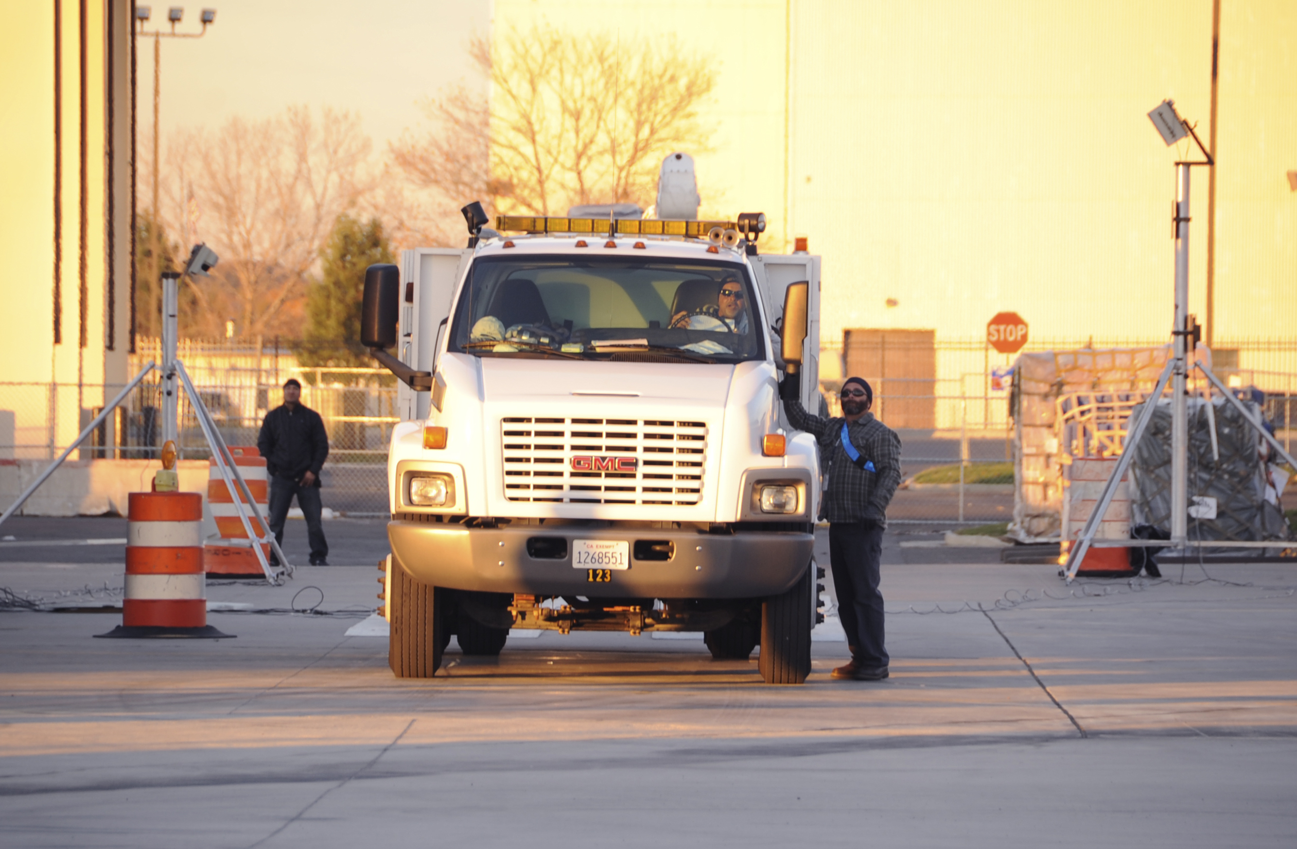 APS employs high-tech system for cargo processing > Air Mobility ...