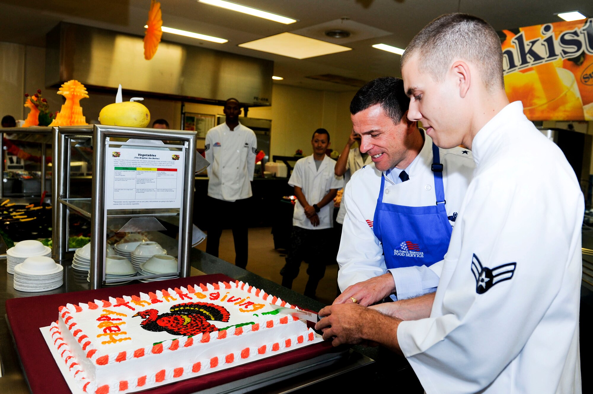 Leadership brings holiday spirit to Airmen > Kadena Air Base > News