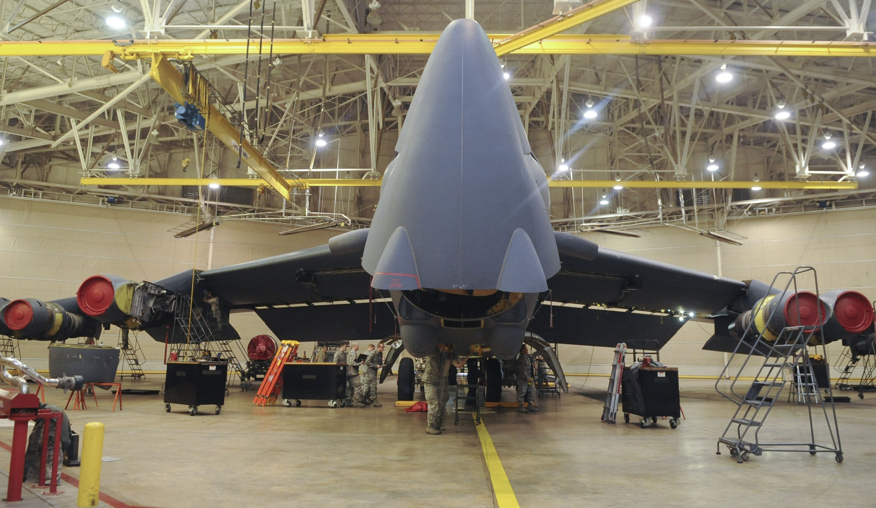 2 MXS maintainers strive for greatness > Barksdale Air Force Base > Display