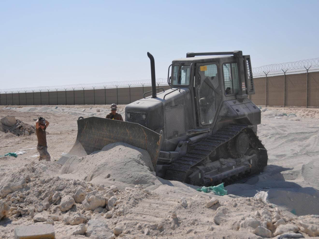 121112-N-ZZ999-007 BAHRAIN (Nov. 12, 2012) U.S. Sailors, assigned to ...