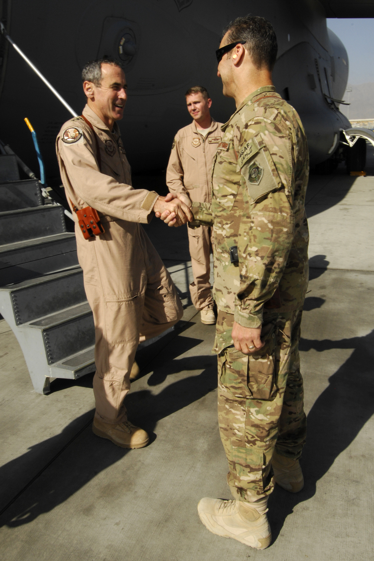 AMC commander visits BAF Airmen; shows appreciation > U.S. Air Forces ...
