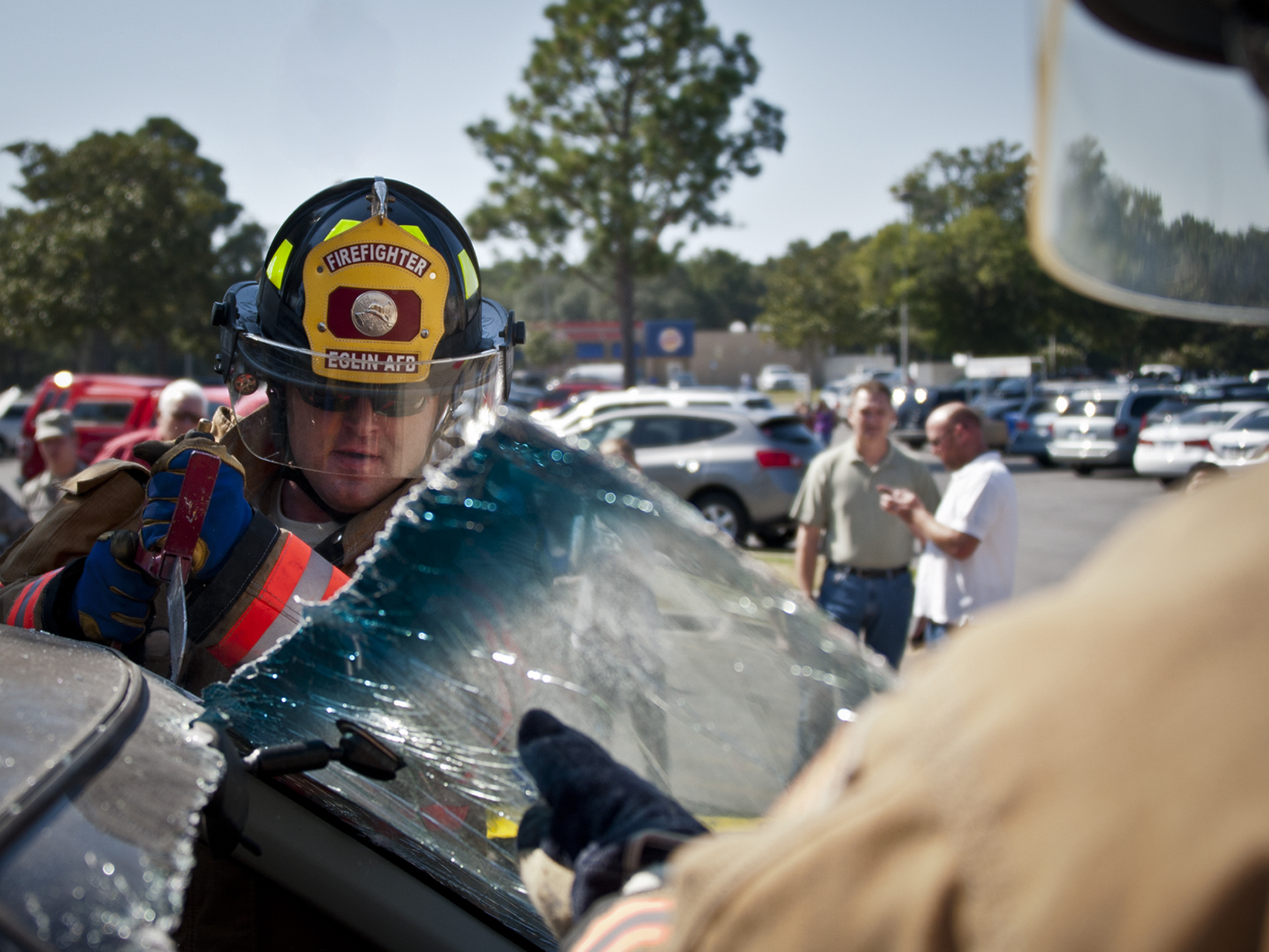 FPW: Car extrication demonstration > Eglin Air Force Base > Article Display